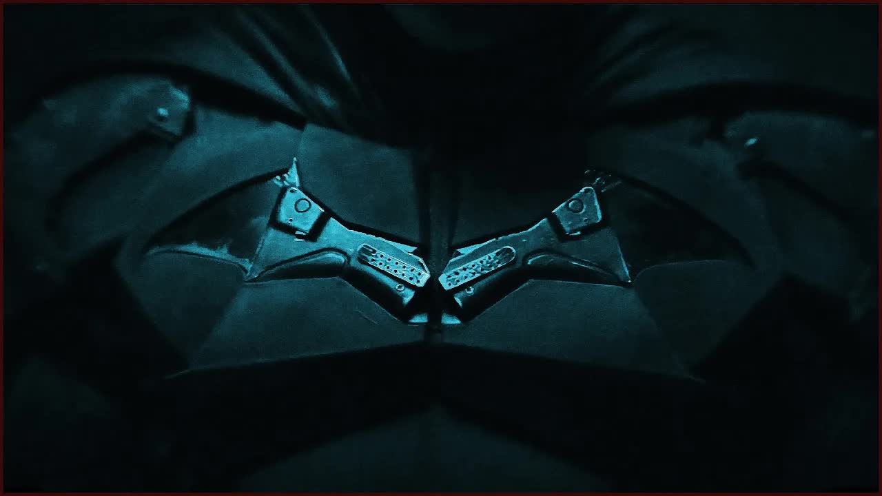 The Batman: New Pattinson batsuit revealed