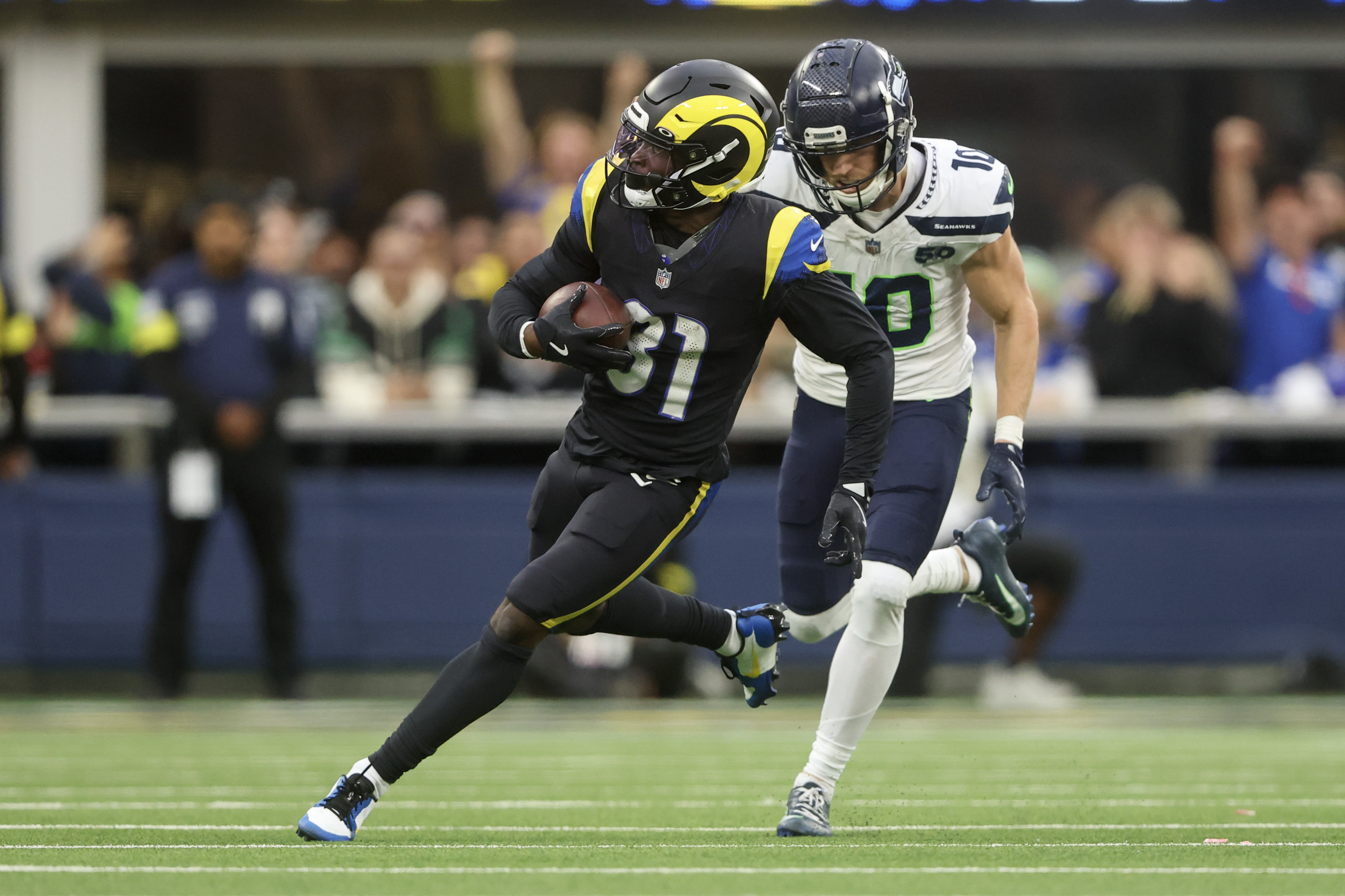 Seahawks-Rams score: Sam Darnold throws away Seattle’s NFC West lead