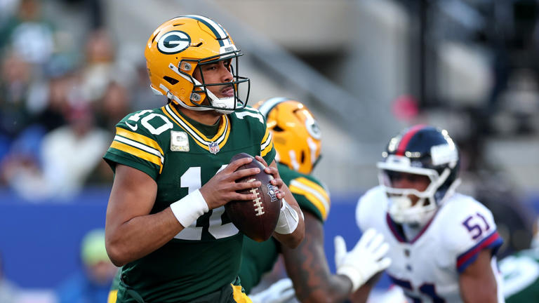 Packers hold off Giants 27-20