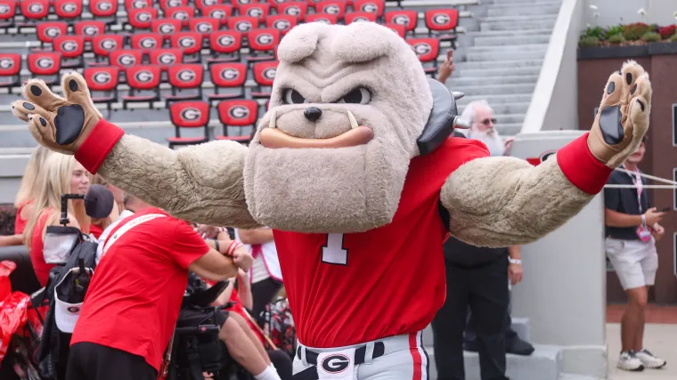 Young Georgia Bulldogs fan goes viral for holiday Rocky Top diss