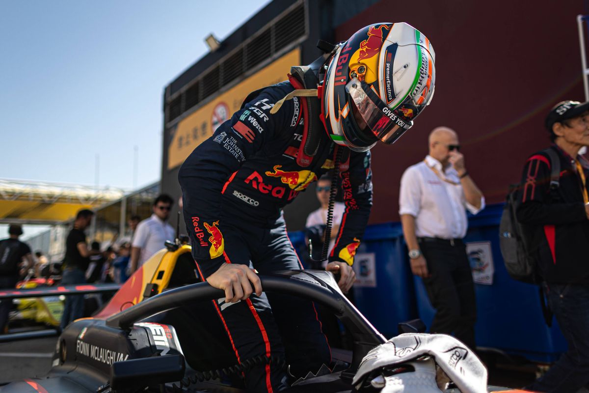 F1 Today | Red Bull driver crashes and misses out on win, as Perez ...