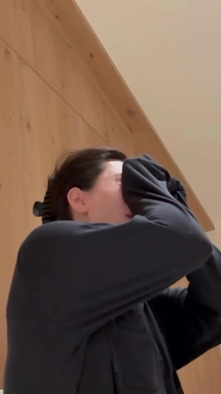 Watch Kim Kardashian break down in tears while studying for bar exam ...