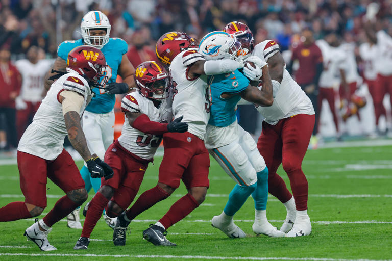 Dolphins' Mike McDaniel explains controversial fourth down decision vs ...