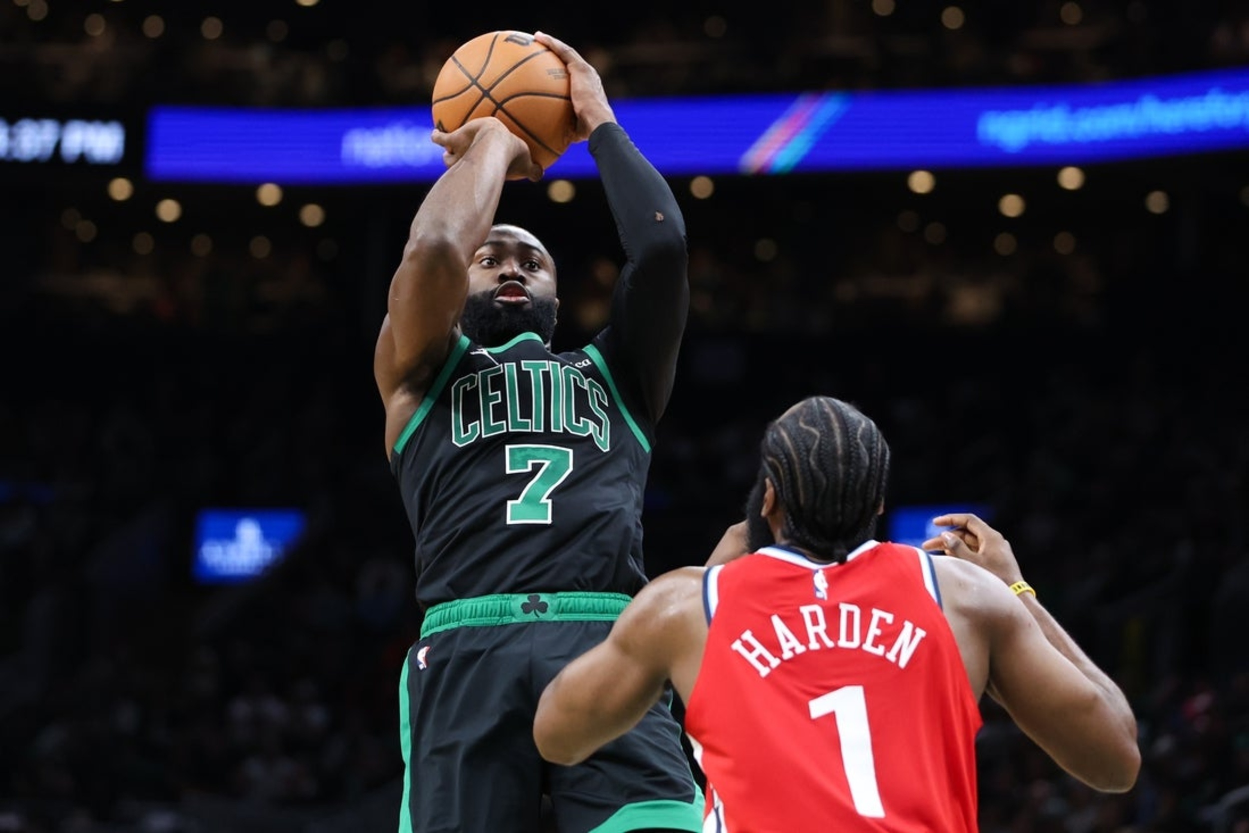 Celtics nearly relinquish big lead, edge skidding Clippers