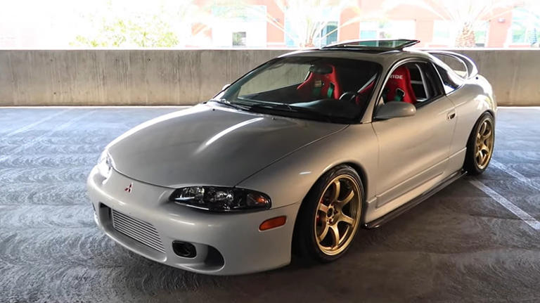 Here's Why The Mitsubishi Eclipse Had That Giant Hood Bump (It Wasn't ...