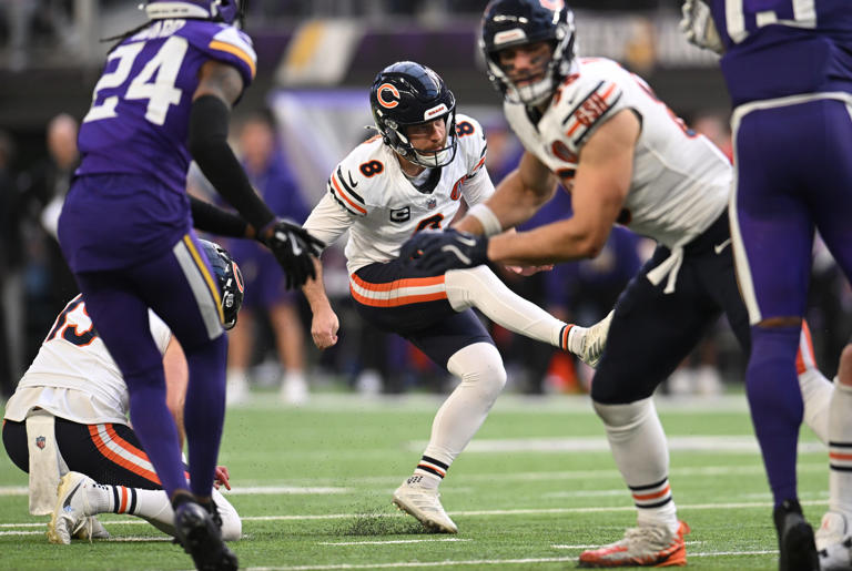 Studs and duds from Bears' last-second win vs. Vikings