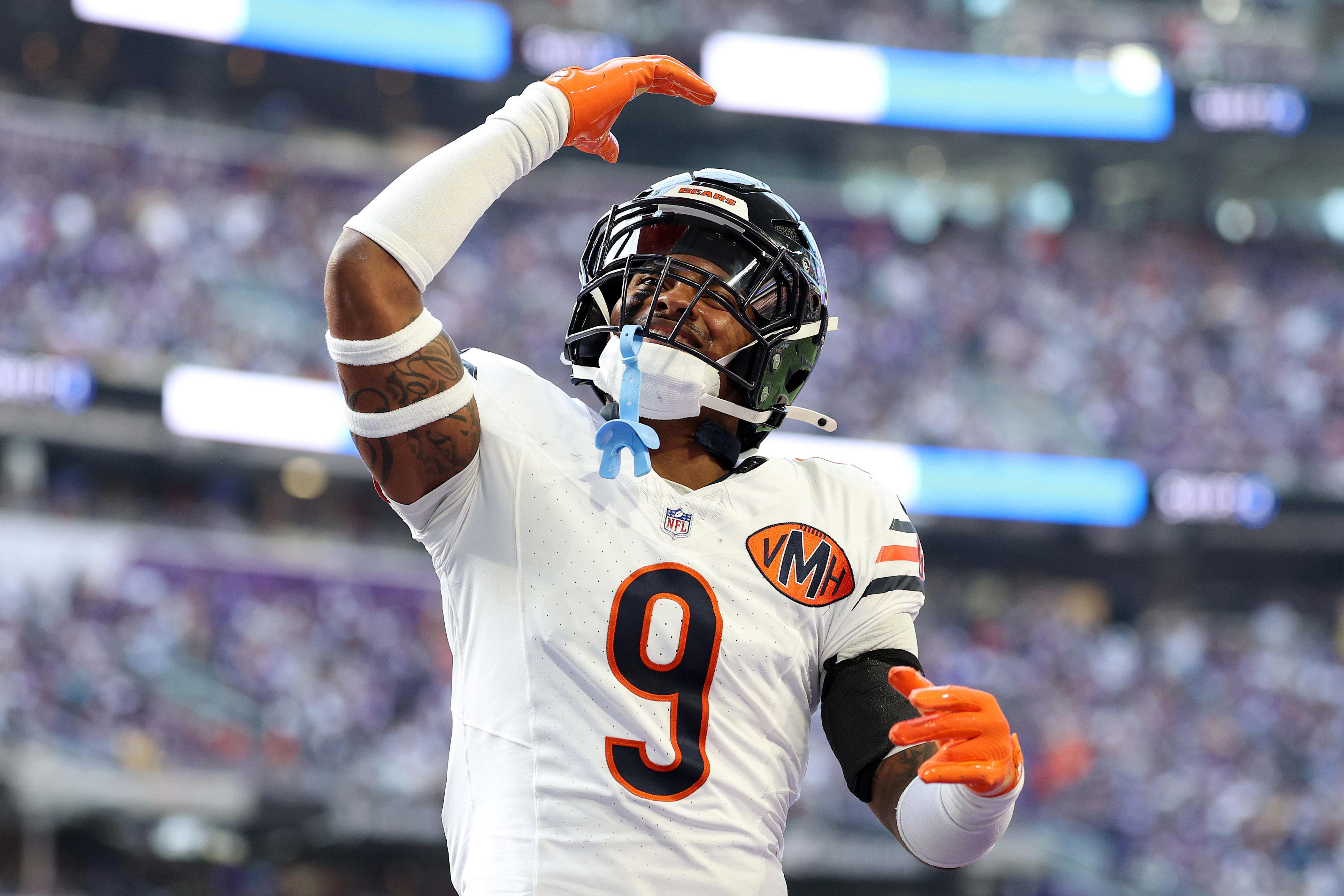 Bears vs Steelers predictions, picks, odds: Who wins Week 12 NFL game?