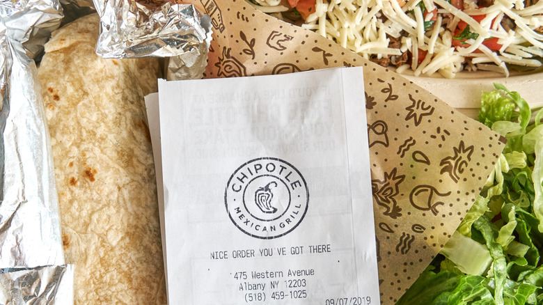 The Chipotle Secret Menu Item That Recreates A Discontinued Taco Bell ...