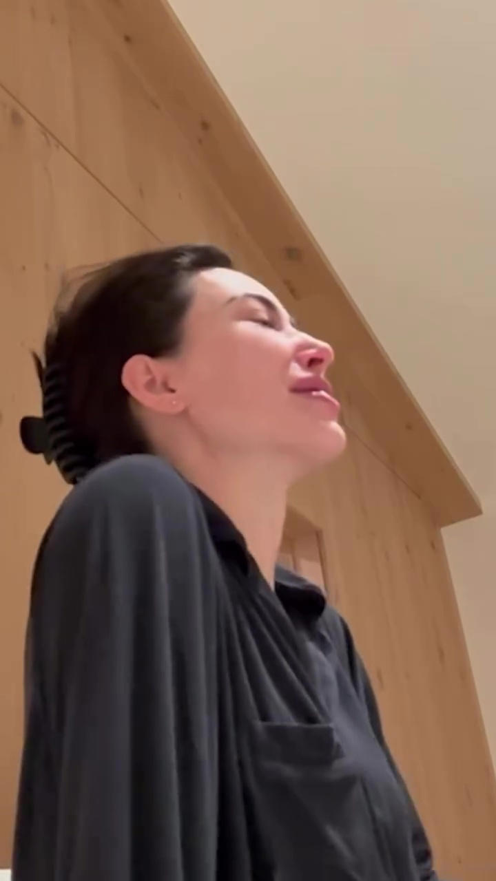 Watch Kim Kardashian break down in tears while studying for bar exam ...