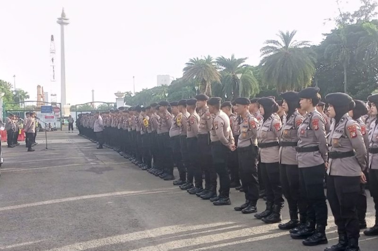 Ada Demo Buruh di Kawasan Monas, 1.963 Personel Gabungan Dikerahkan ...
