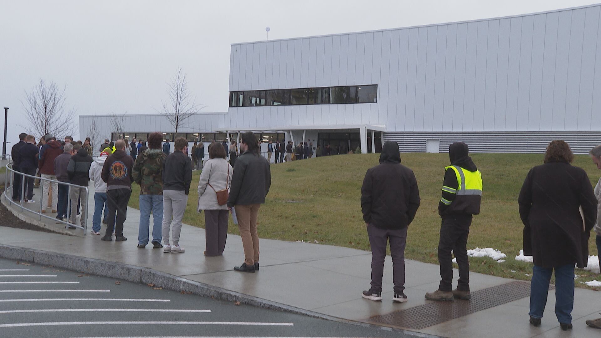 Beta Technologies draws hundreds to career fair