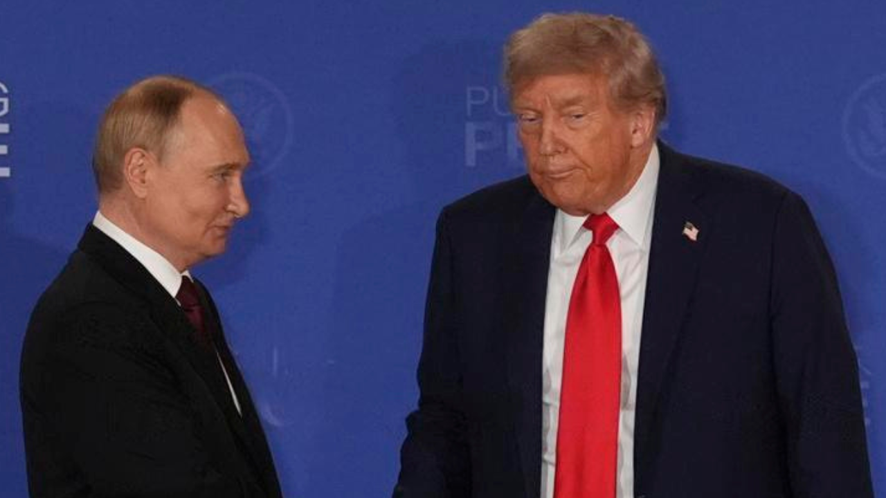 'Very severely sanctioned': Trump warns countries trading with Russia ...