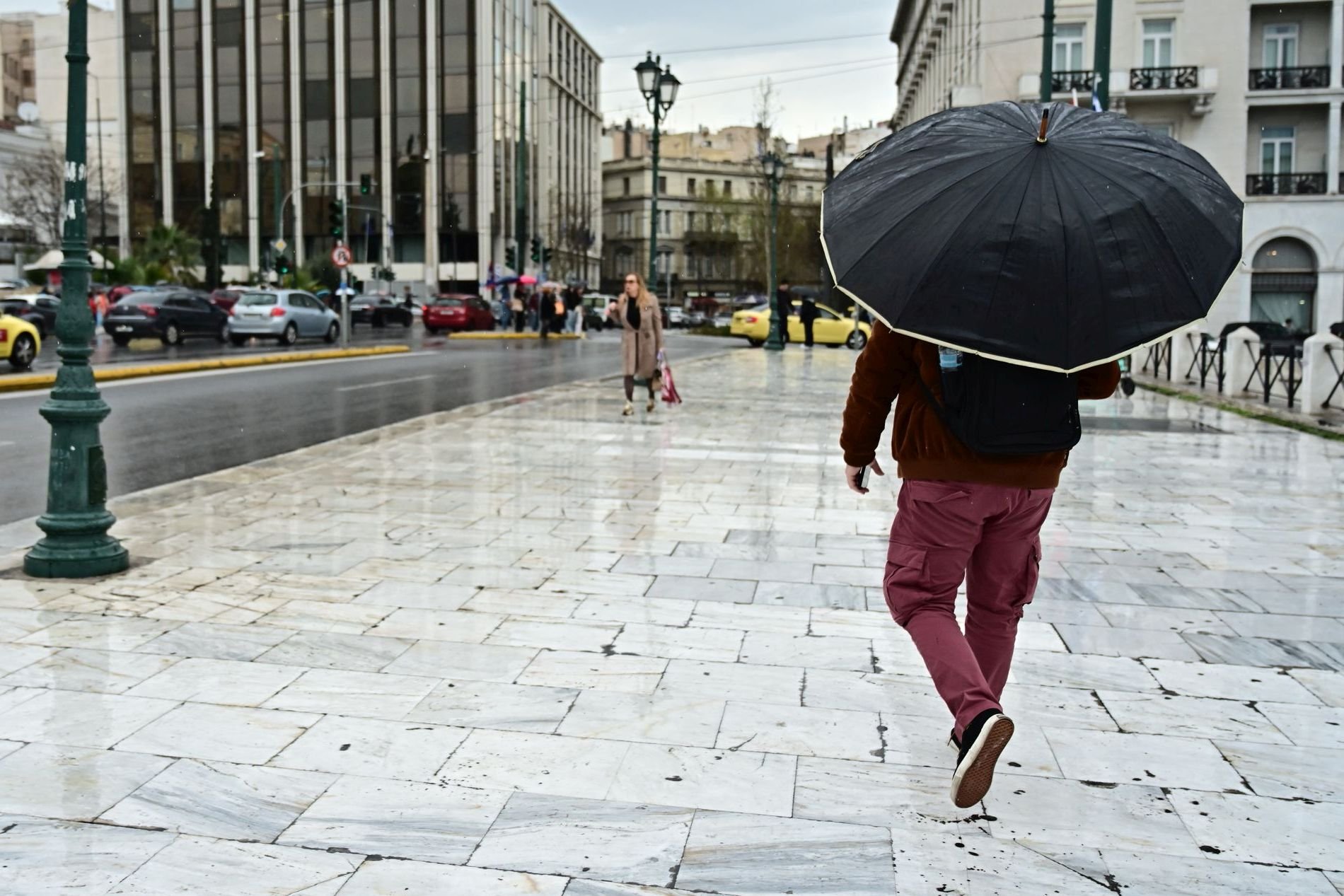 Έρχεται… μίνι κακοκαιρία: Καταιγίδες και σκόνη «σαρώνουν» τη χώρα ...