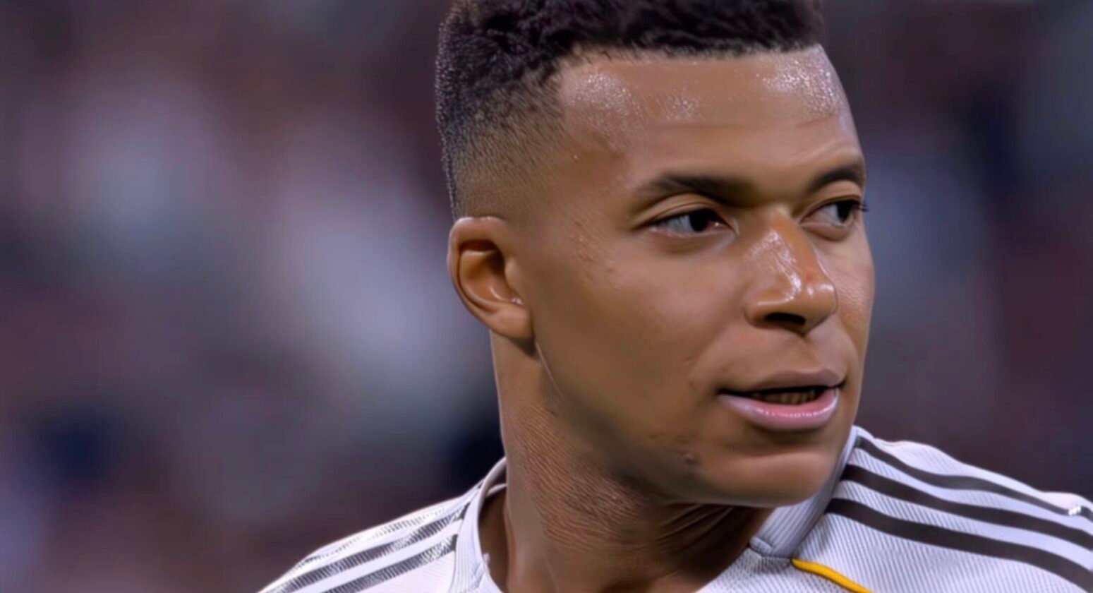 Kylian Mbappé vs PSG, a confrontation at the table