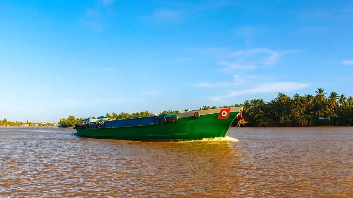 What’s Life Like on Hàm Luông River?