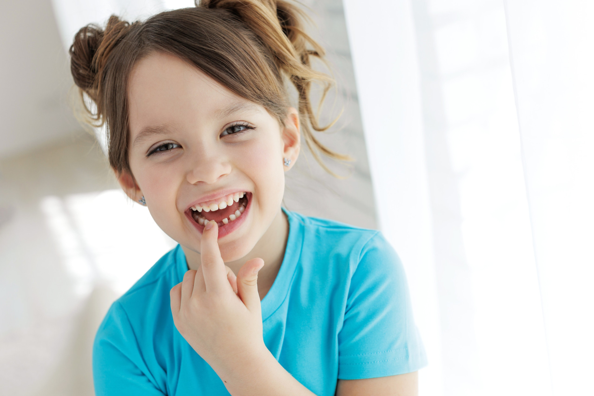 What causes teeth to fall out?
