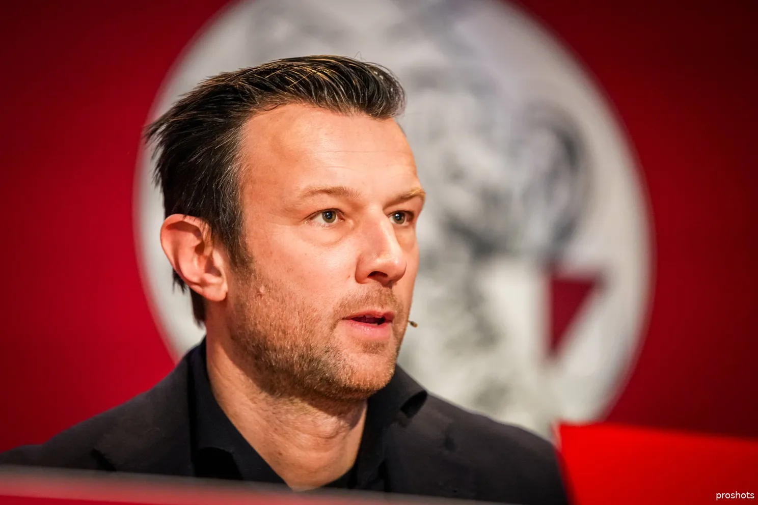 [Update] De Telegraaf komt met foto van ontmoeting Ajax en Cruijff ...