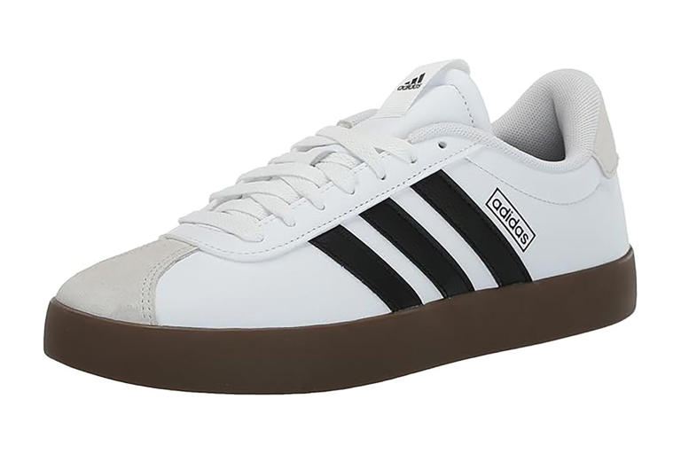Jennifer Aniston and Amal Clooney made Adidas sneakers an it-girl ...