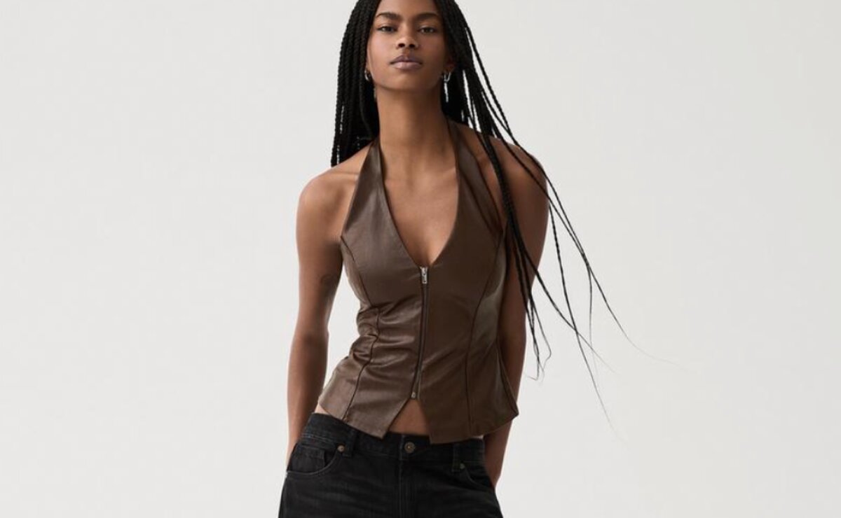 Este top de efecto piel no es solo sexy: es un game-changer para tu armario