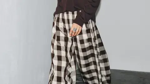 Este top de efecto piel no es solo sexy: es un game-changer para tu armario