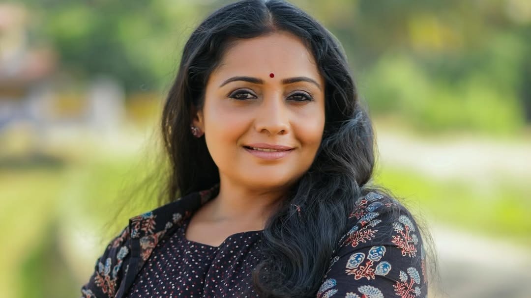 Malayalam actor Meera Vasudevan ends third marriage: In most peaceful ...