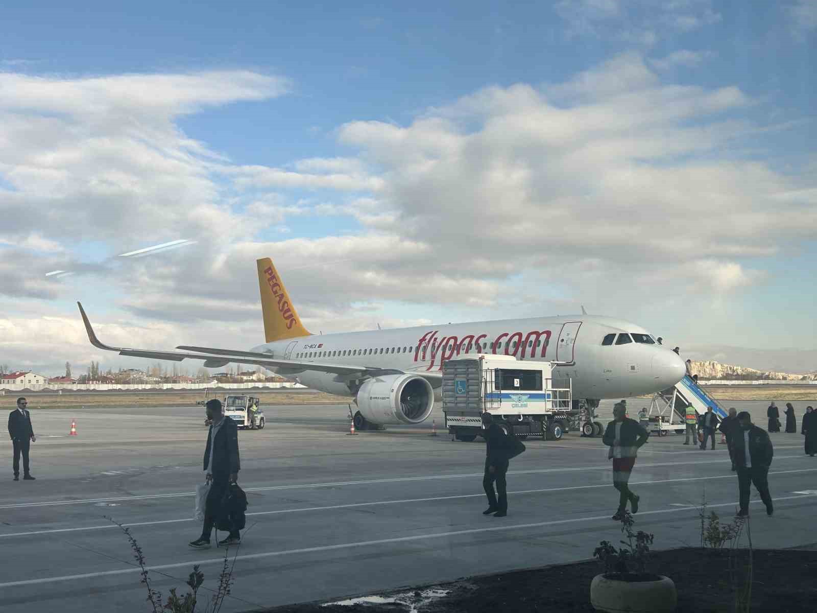 Van Ferit Melen Havalimanında uçuşlar yeniden başladı