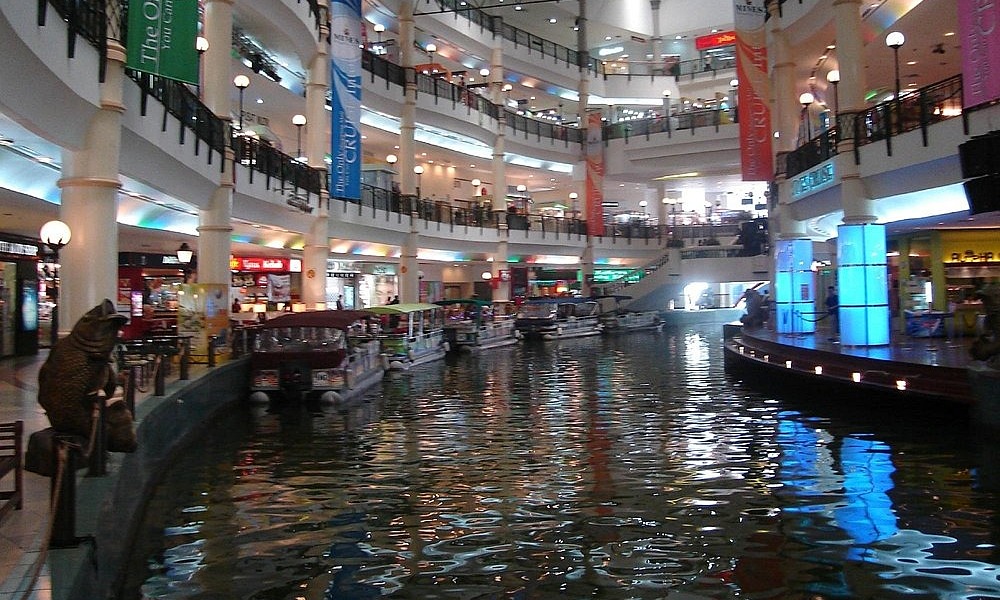 Popular Malaysian shopping mall flooded after thunderstorm
