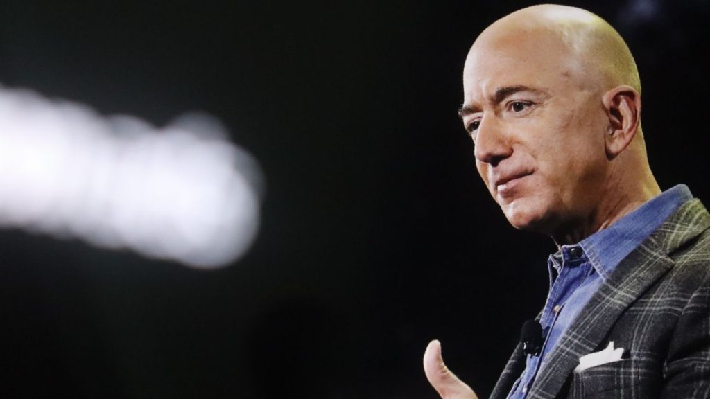 Jeff Bezos sagt, dass im Zeitalter der KI nur eine Art von Arbeitskraft ...