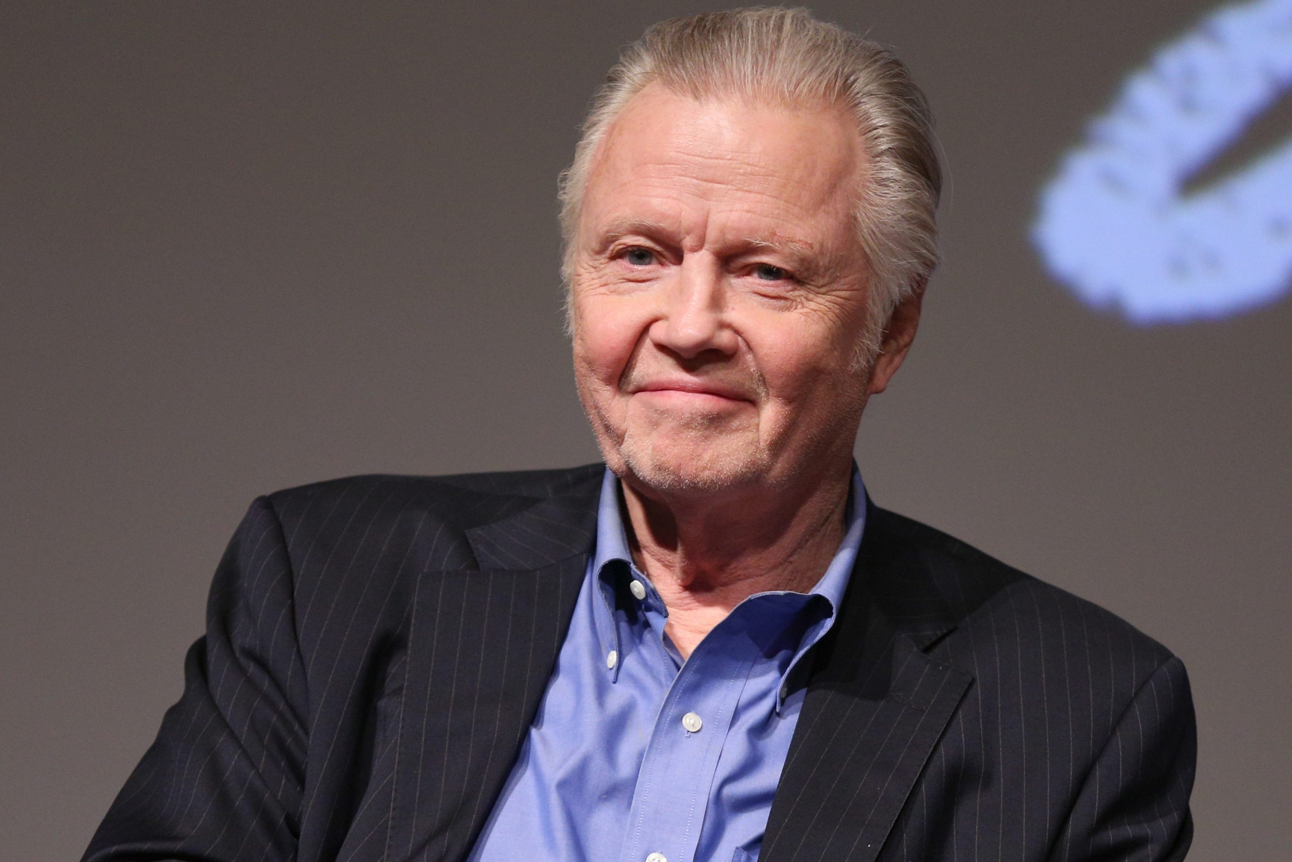 Jon Voight pide a Trump que intervenga en Nueva York