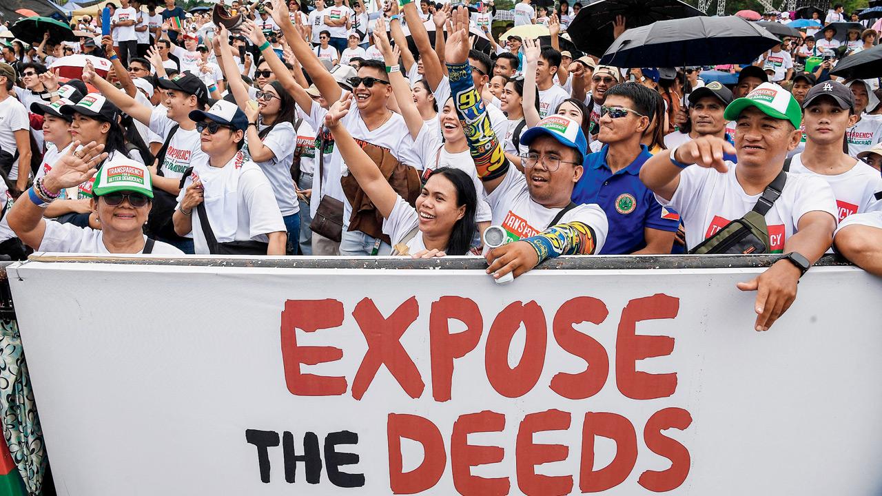 Hundreds of thousands rally in Manila over flood-control corruption scandal