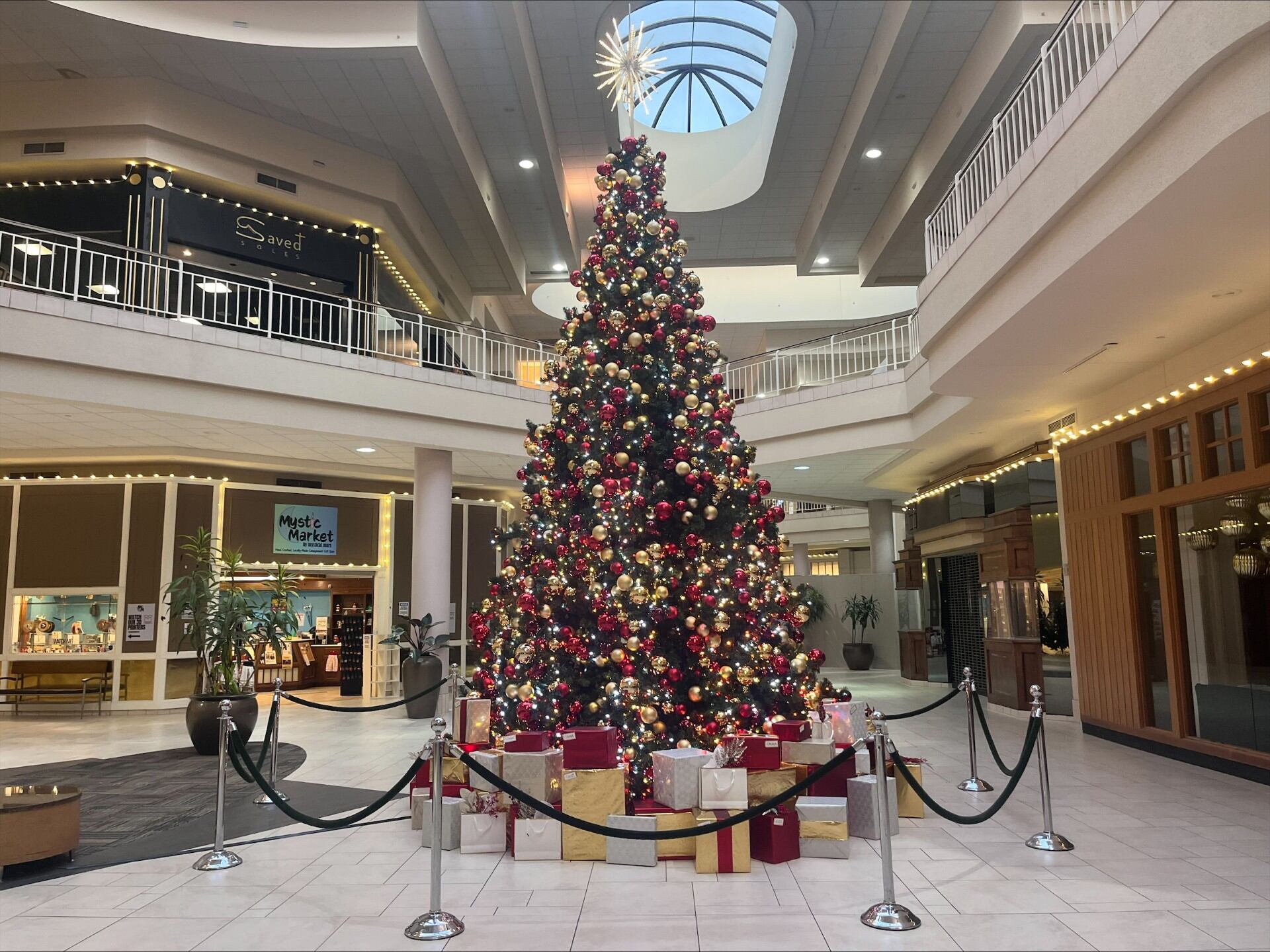 West Ridge Mall adds local pop-up for the holiday season