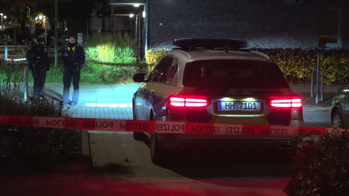 Polizei findet Schwerverletzten - Fahndung nach Mann mit Waffe