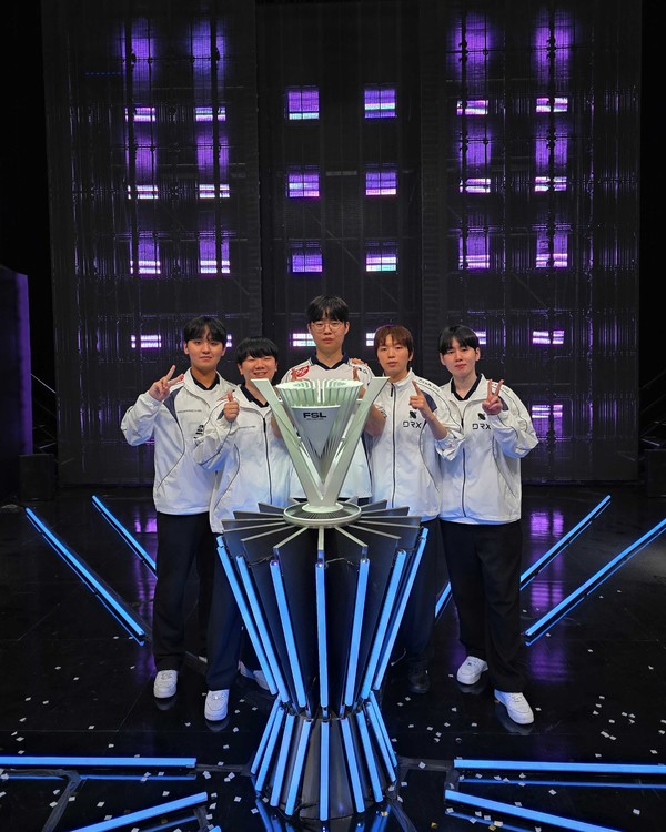 DRX, FC 온라인 팀 ‘2025 FSL 서머’ 우승···창단 첫 해에 챔피언 달성