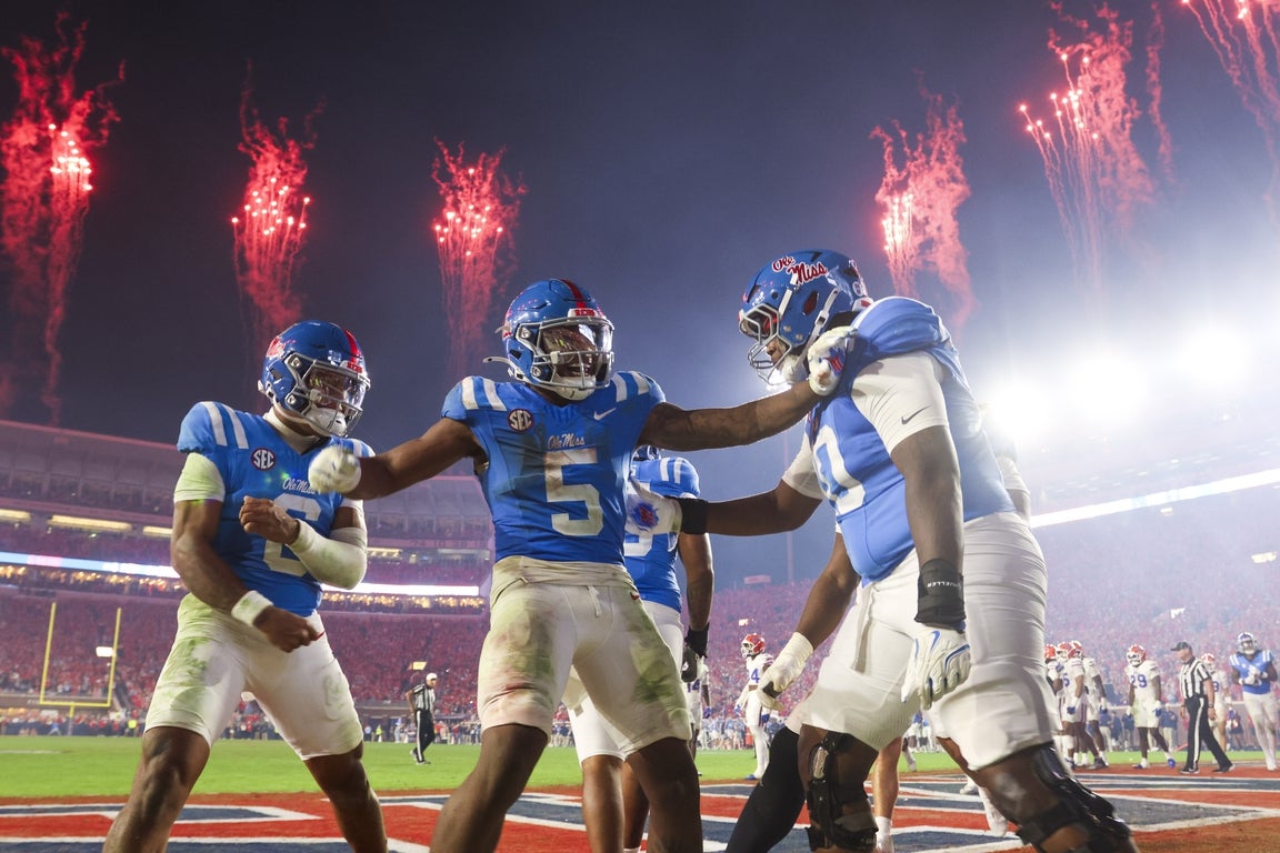 Unforgettable photos from the 2025 college football season, so far