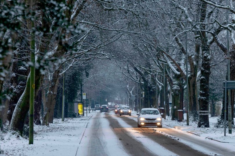 Cold weather warning issued with snow expected as temperatures plummet ...