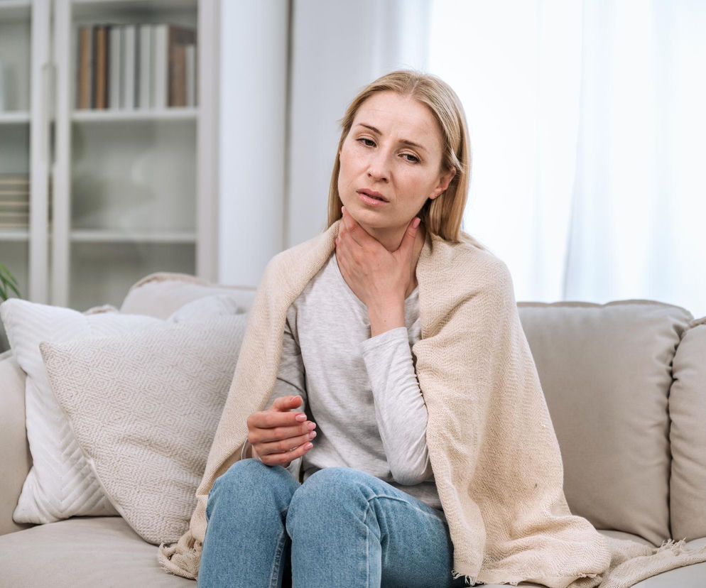 Myślisz, że to stres? Te symptomy wskazują na chorobę tarczycy, a ...