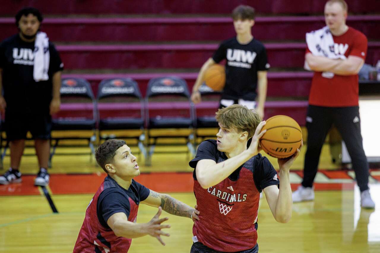 UIW extends road winless streak, falling at Houston Christian