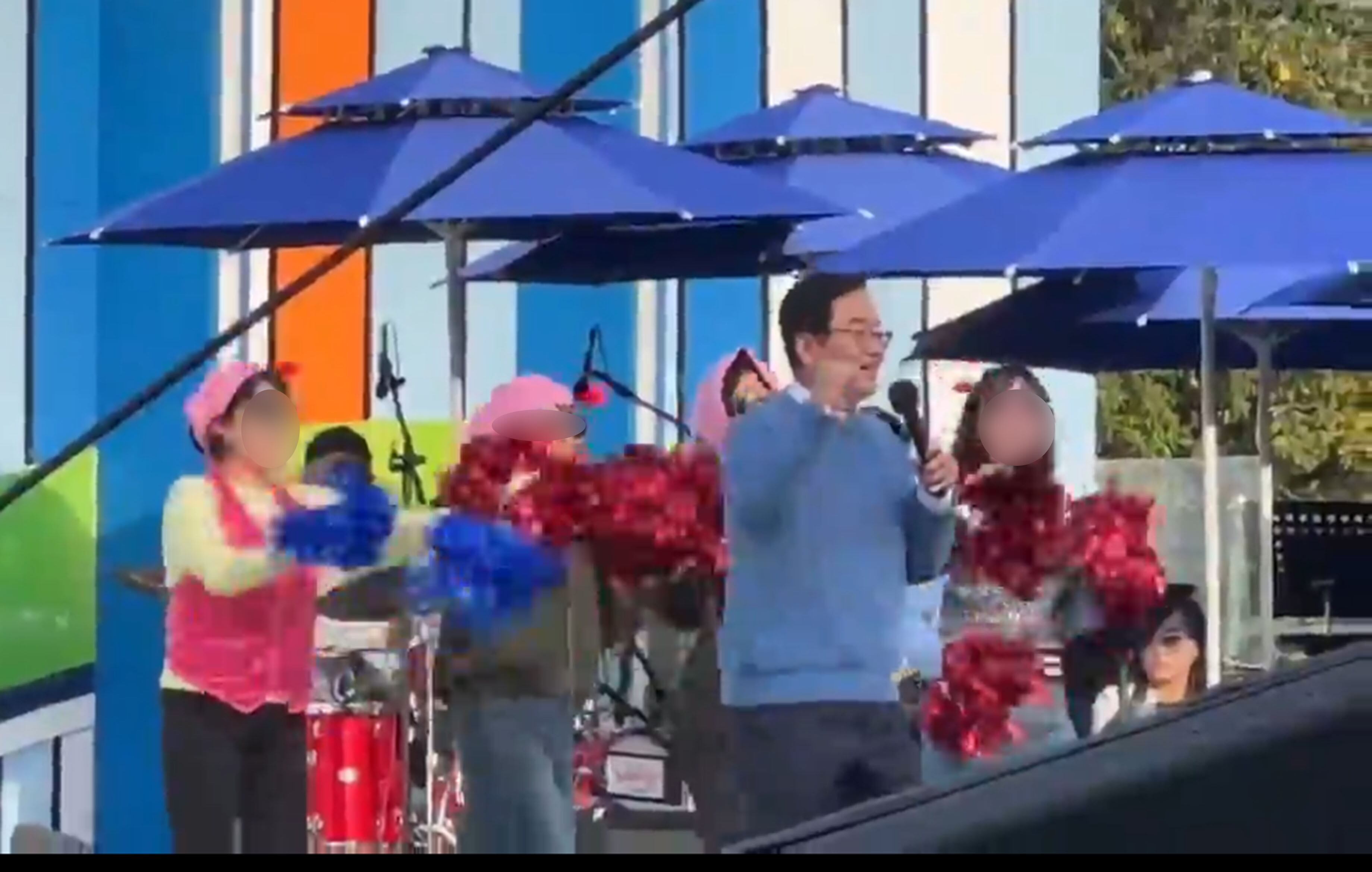 Gwangju Buk-gu Chief Apologizes for Female Officials' Backup Dancer Role