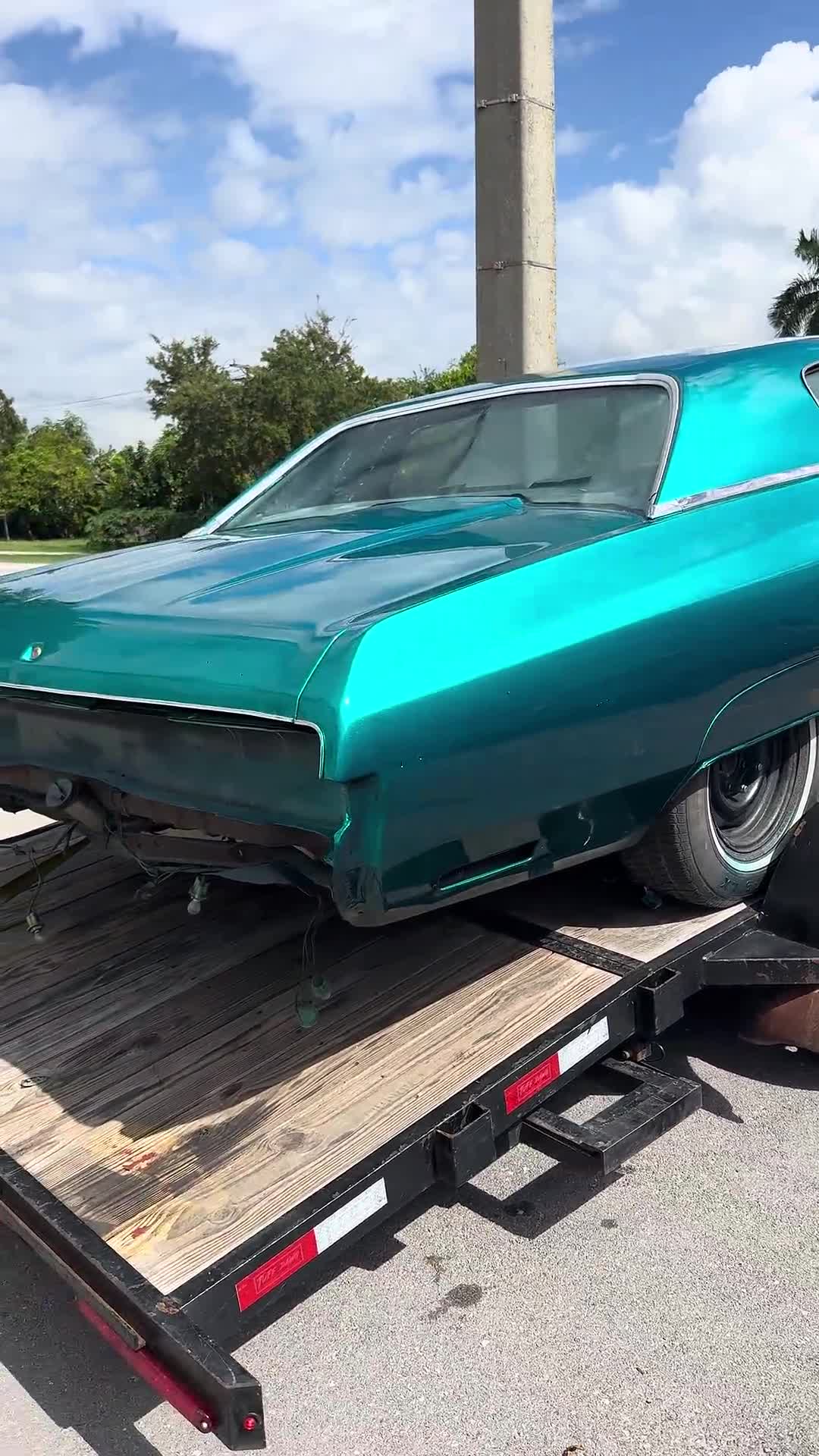 Candy teal Chevy donk fresh outta Sudamar