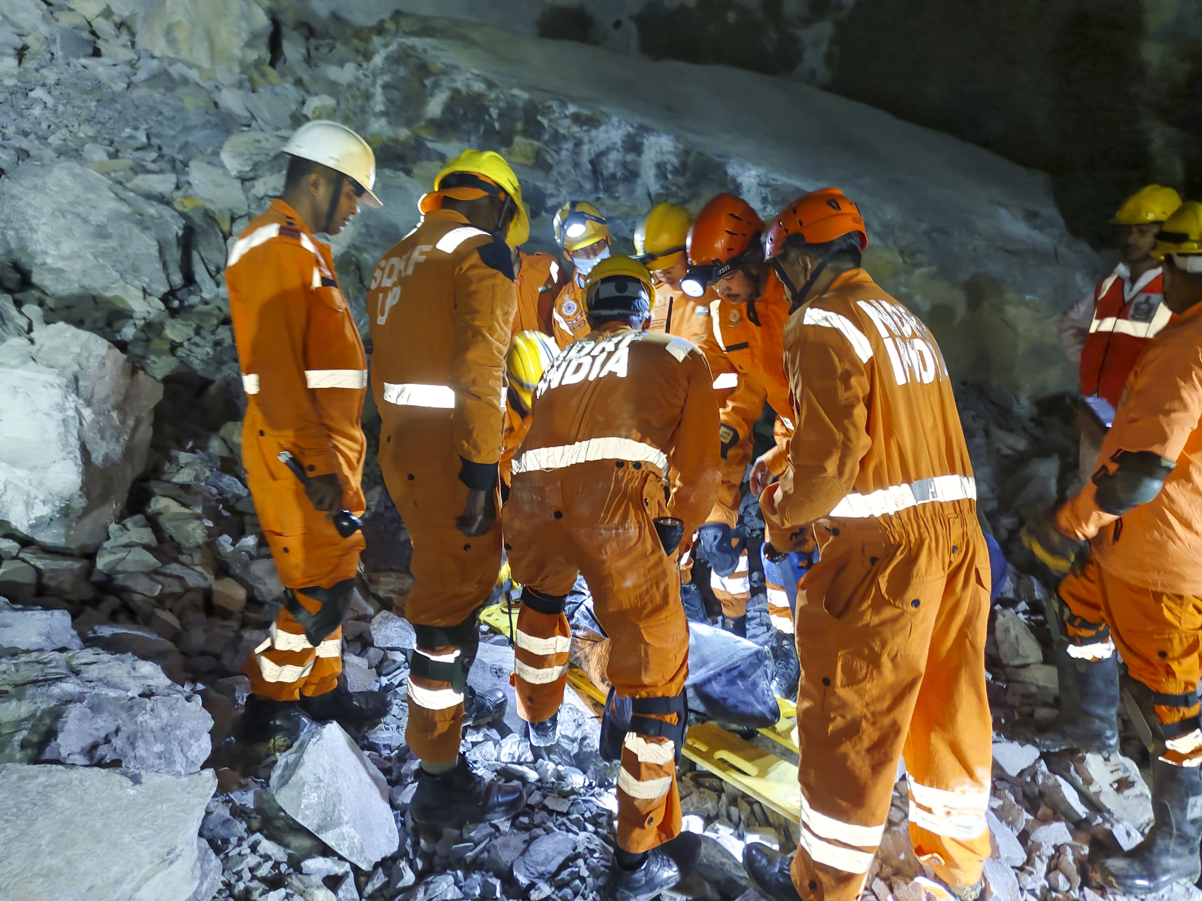 Death toll in stone quarry collapse in UP climbs to 6