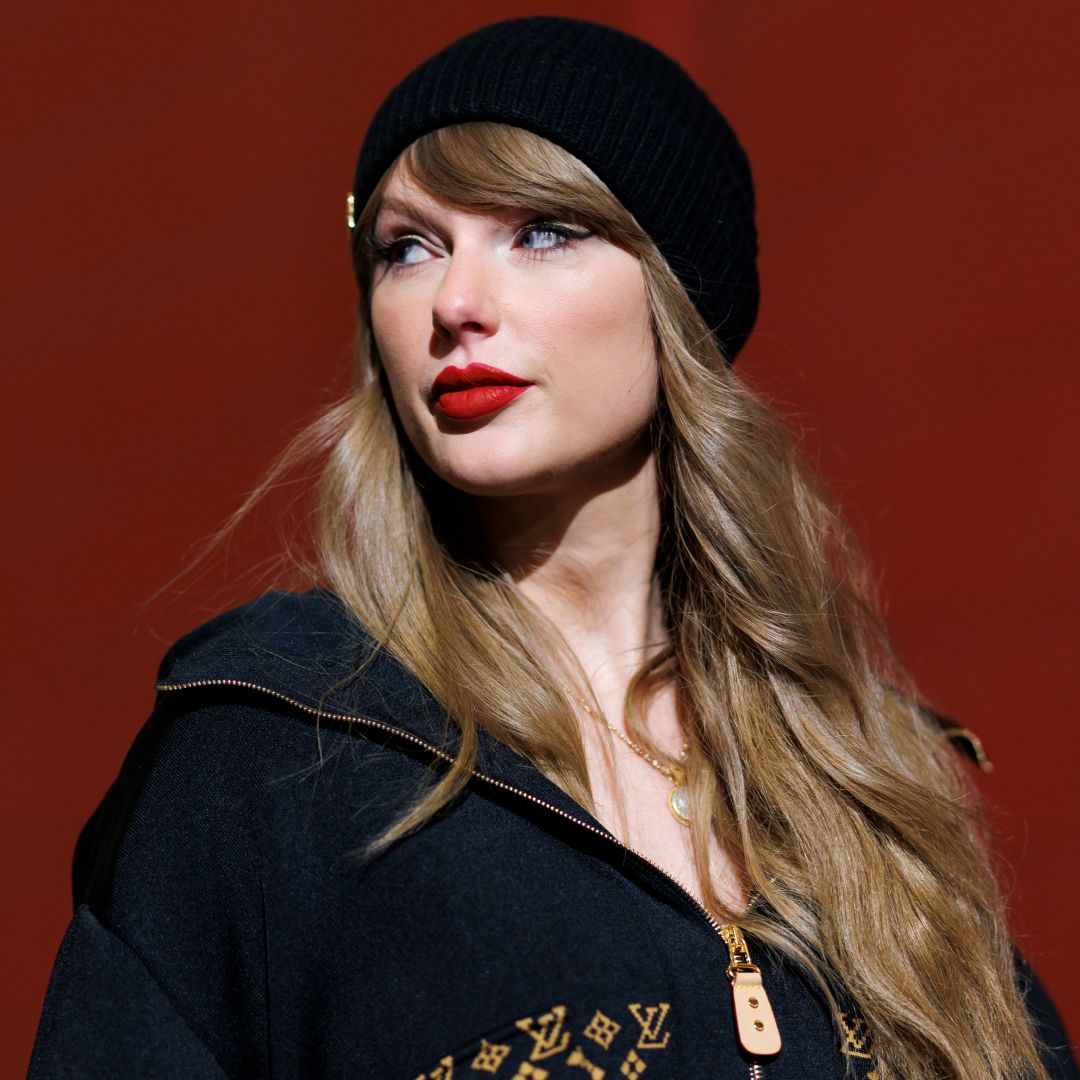 Taylor Swift's Chiefs vs. Colts Outfit Is Fit for a Low-Key Fan