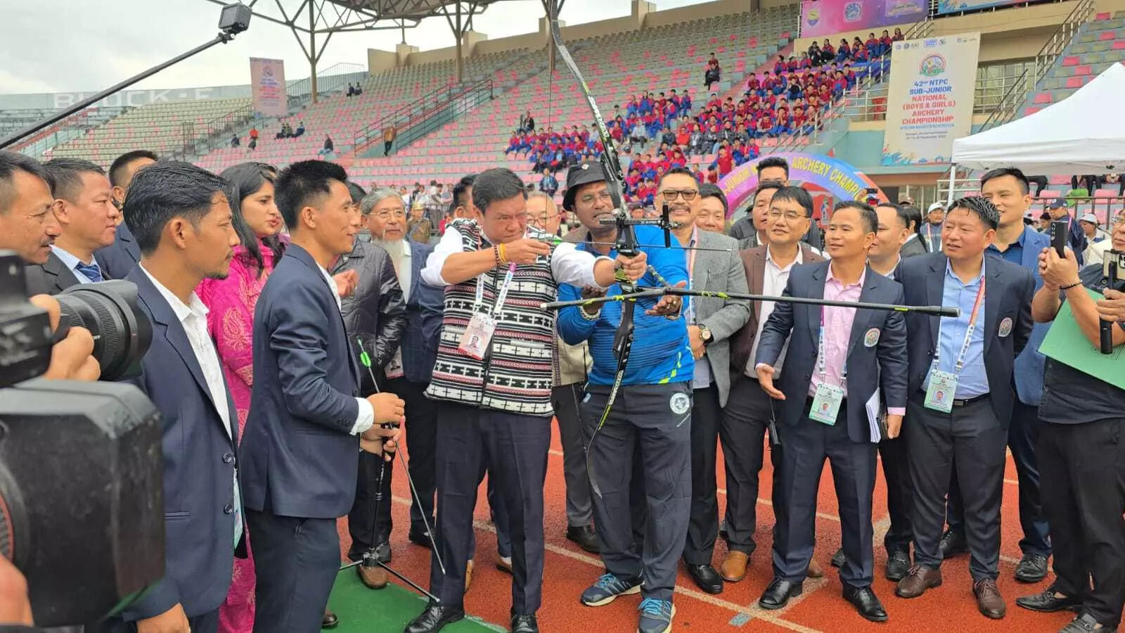 Arunachal CM Khandu flags off sub-junior nat’l archery championship at ...