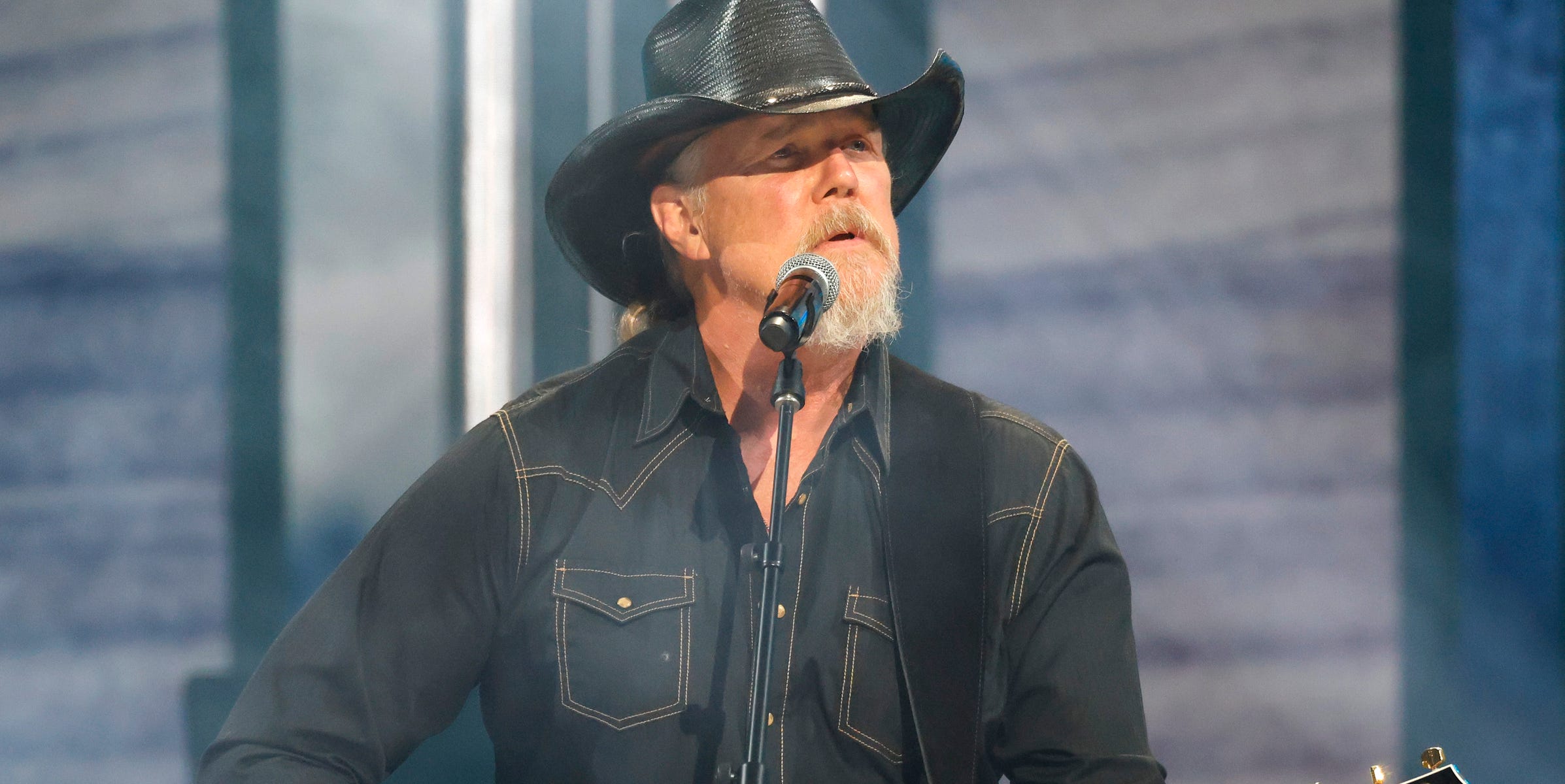Trace Adkins Shares Wild Story Behind His Reattached Finger