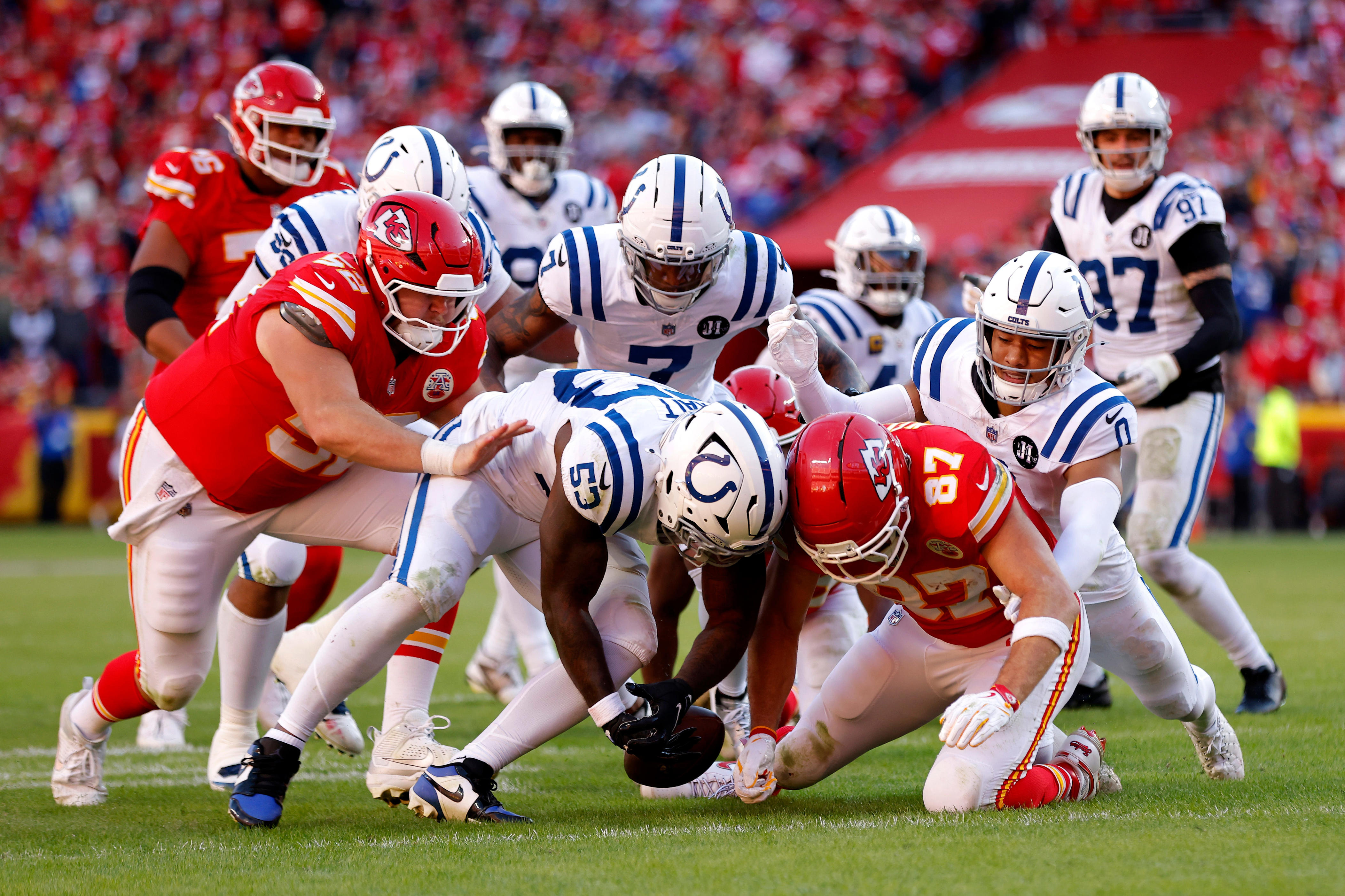 Indianapolis Colts vs. Kansas City Chiefs live updates, today: Offense ...