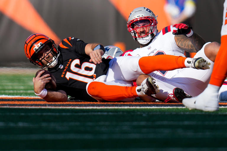 J.J. McCarthy is a disaster and the 5 grossest QBs of Week 12