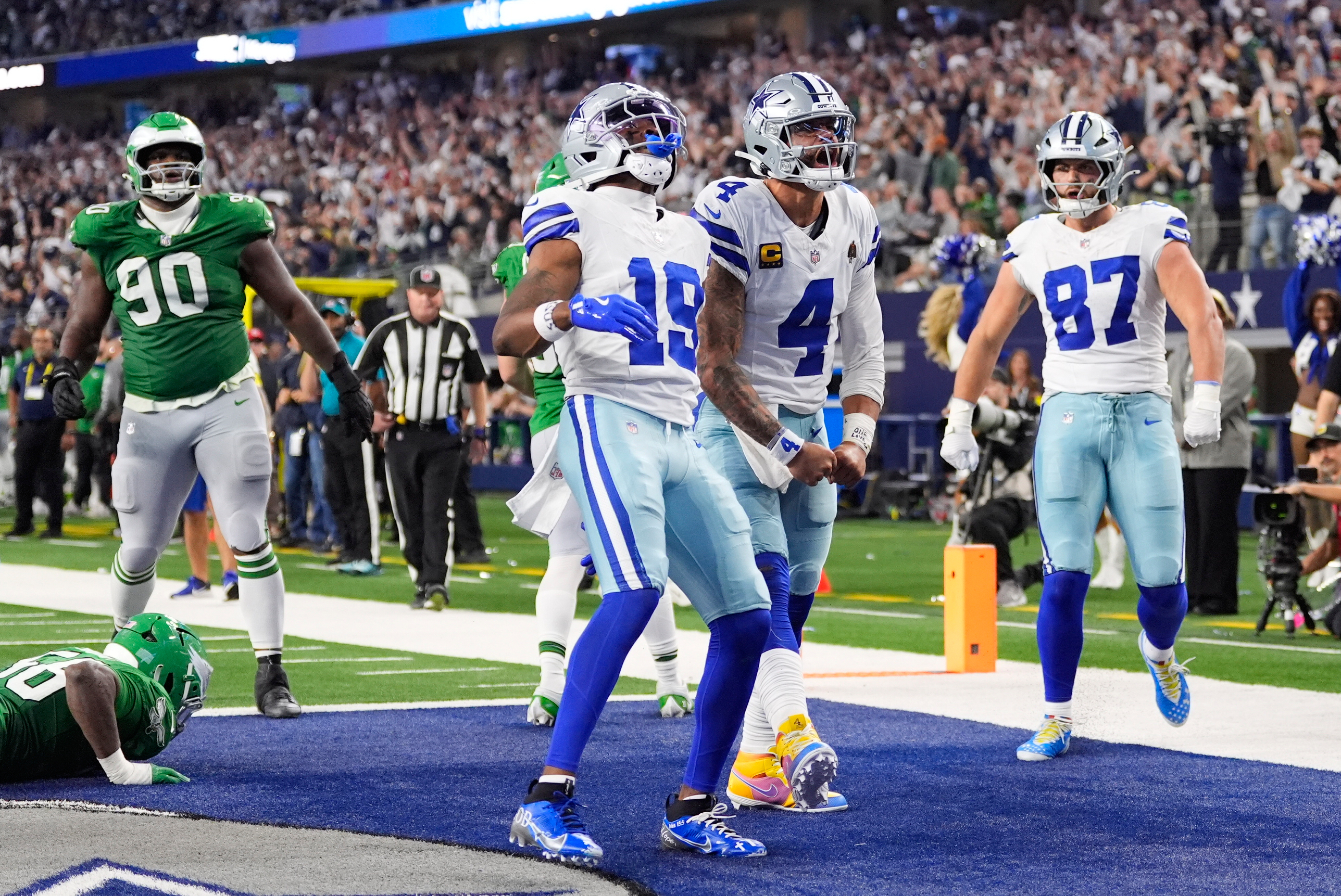Cowboys stun Eagles with rally from 21-0 hole as Philadelphia's offense ...