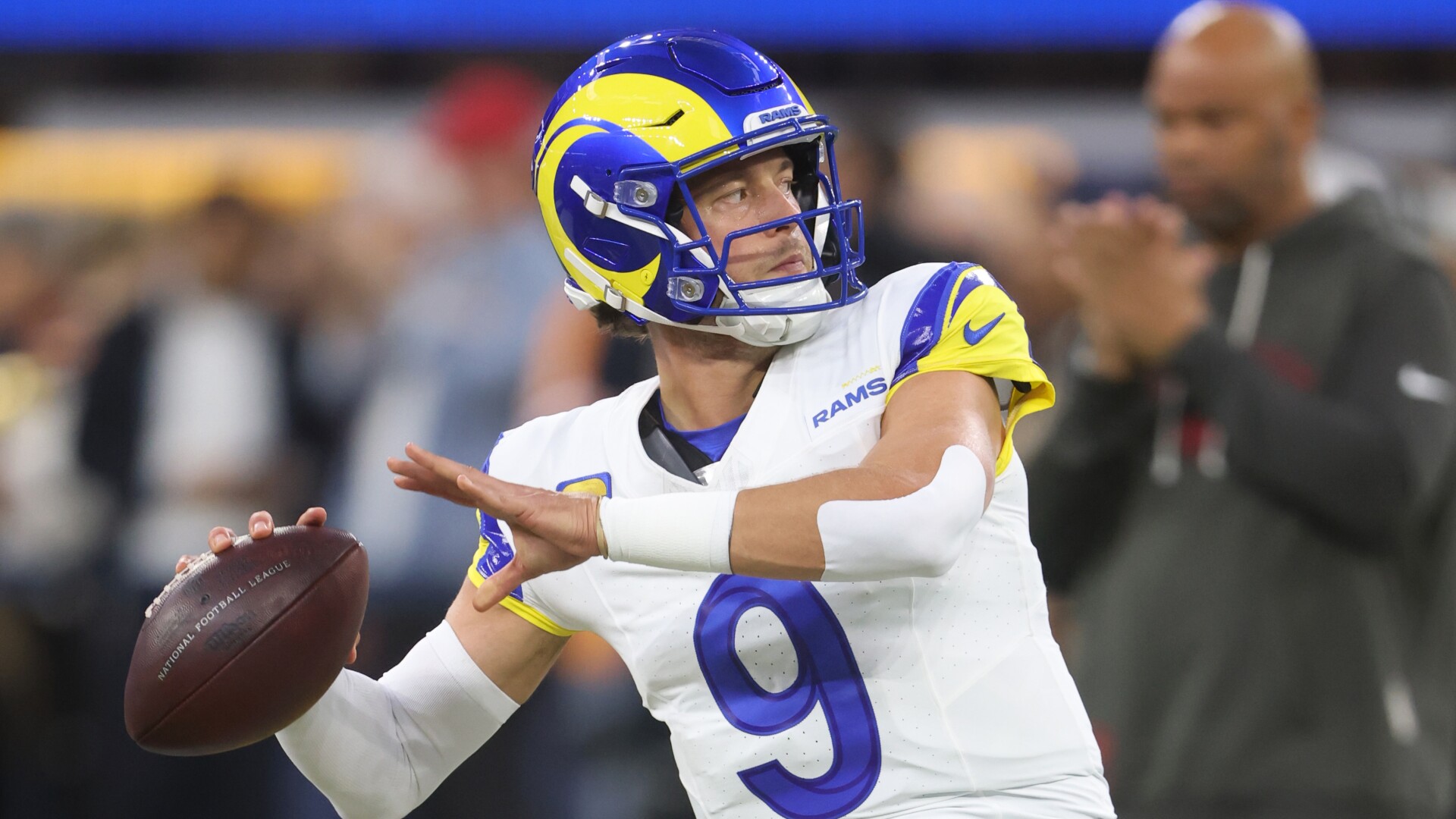 Matthew Stafford TD pass to Davante Adams gives Rams early 7-0 lead