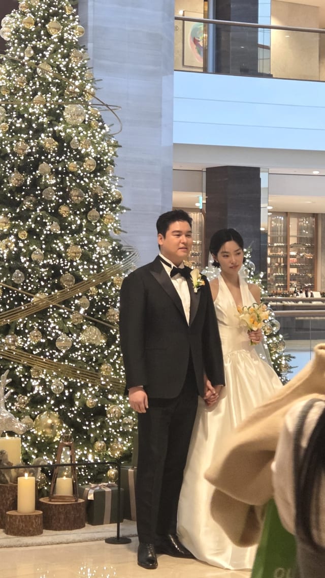 Lee Jang Woo and Jo Hye Won Marry in Private Ceremony; Unique Gifts ...