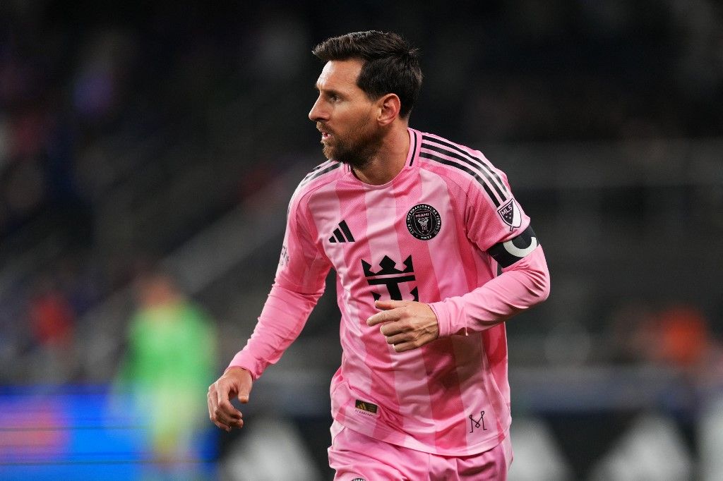 Pelatih favorit Messi ubah klub yang terancam degradasi jadi tim robot