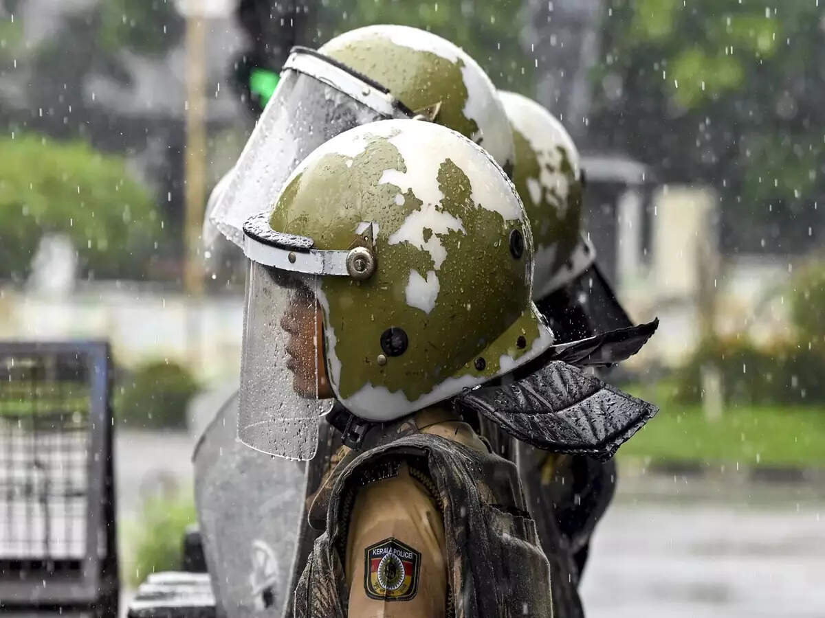 Cyclone 'Senyar' landfall: Tamil Nadu schools shut today due to heavy ...